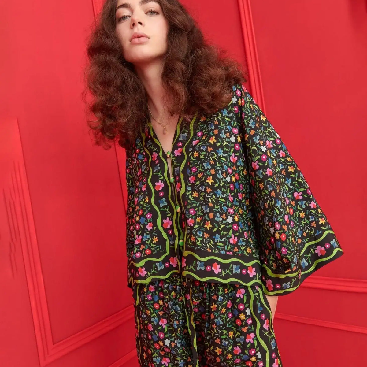 Hala Top – Domino Style